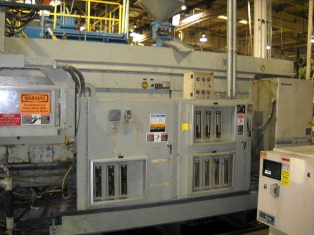 Used Uniloy 350R3 - Blow Molder - 7783669