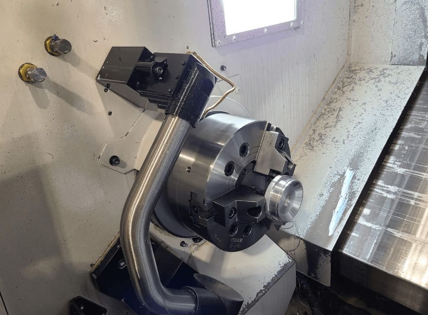 Used Okuma Genos L300-M-e - CNC Lathe - 8069952