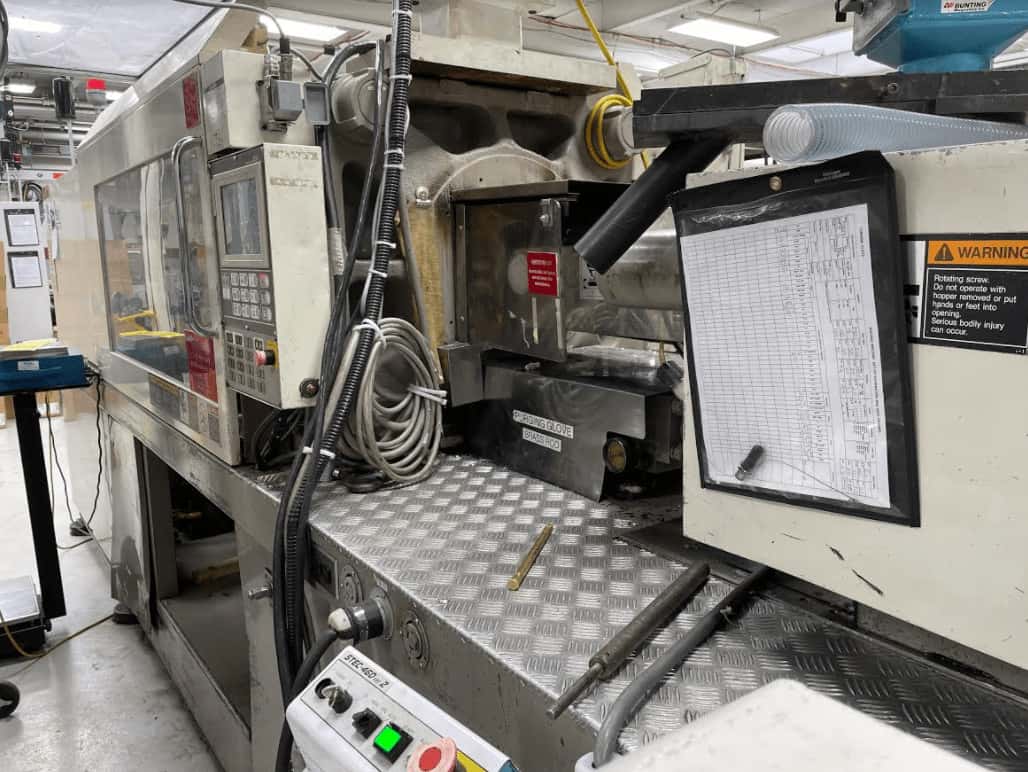 Used Toshiba ISG250-10A - Injection Molding Machine - 8070279