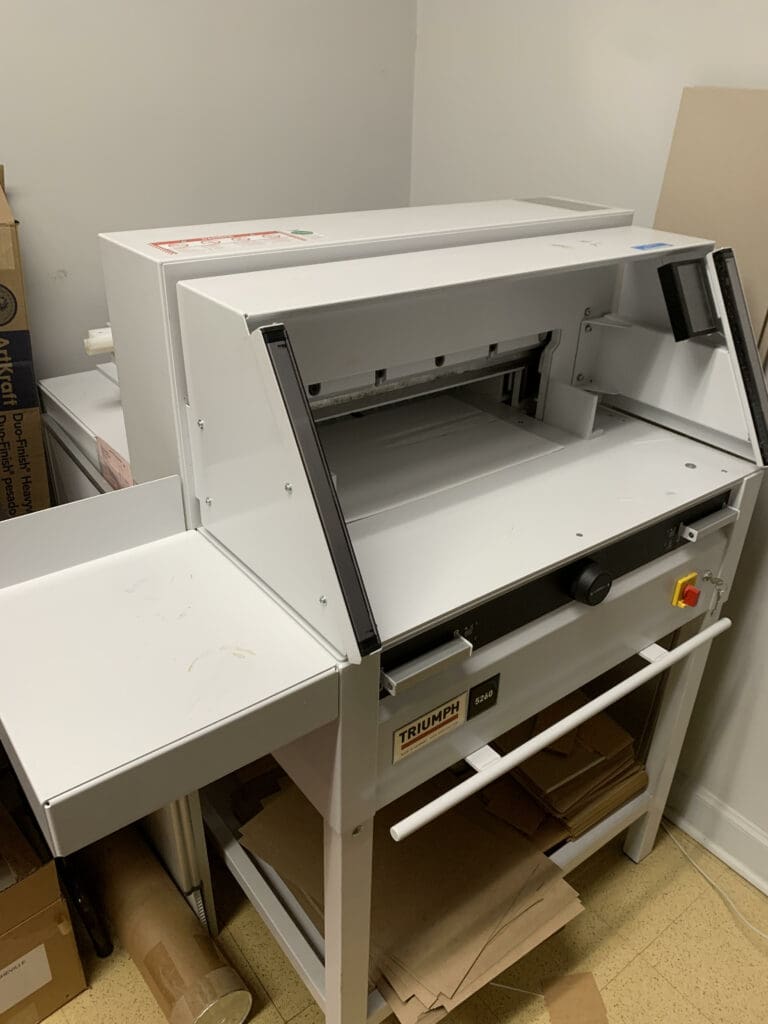 Used Triumph 5260 Cutter - Printing Equipment - 8071214