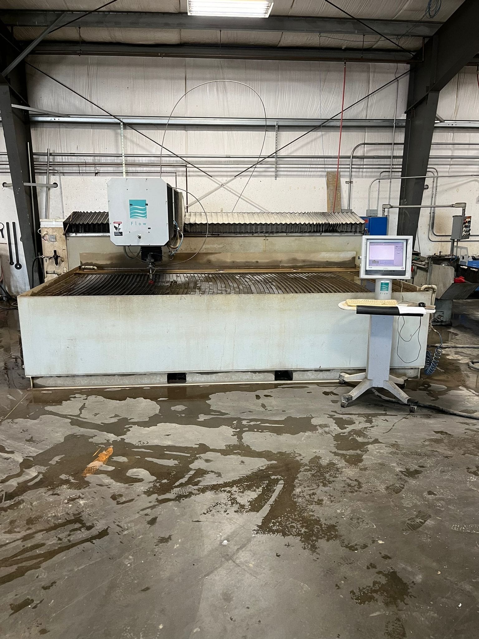 Used Flow 713633-1 - CNC Waterjet - 8072355