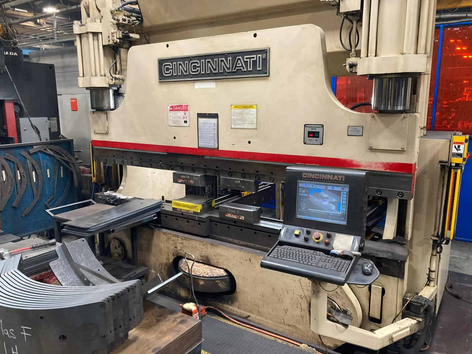 Used Cincinnati 350AF10 - Press Brake - 8072443