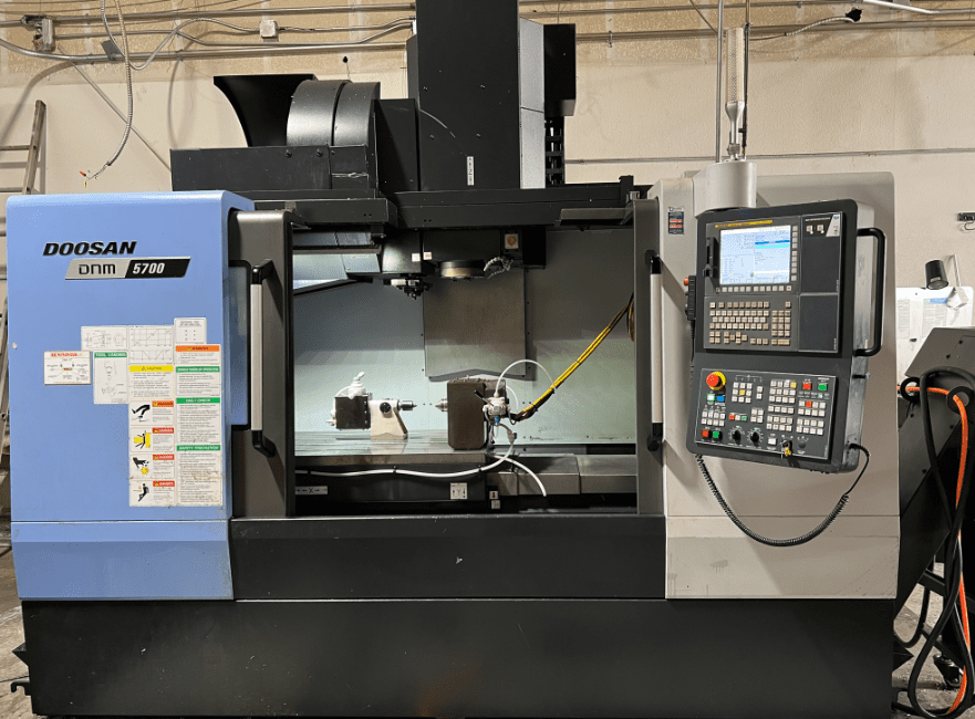 Used Doosan DNM 5700 - CNC Vertical Machining Center - 8073095