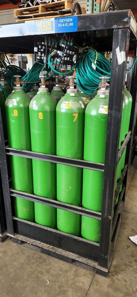 Used Oxygen Tank - Tanks - 8073423