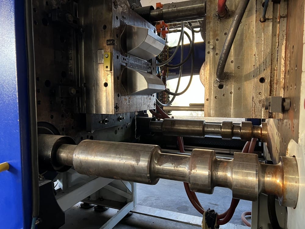 Used Demag CALIBER 950/1250-6800 - Injection Molding Machine - 8073504