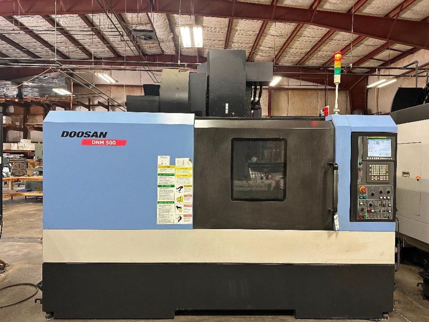 Used Doosan DNM 500 - CNC Vertical Machining Center - 8073587