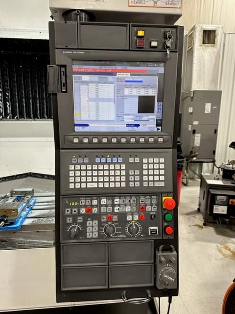 Used Okuma Genos M560-V - CNC Vertical Machining Center - 8073641