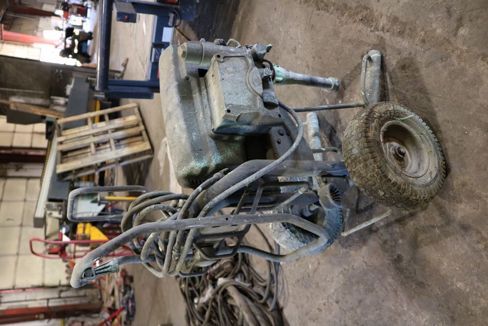 Used Graco Ultimate MX II 1095- Paint Sprayer - 8073980