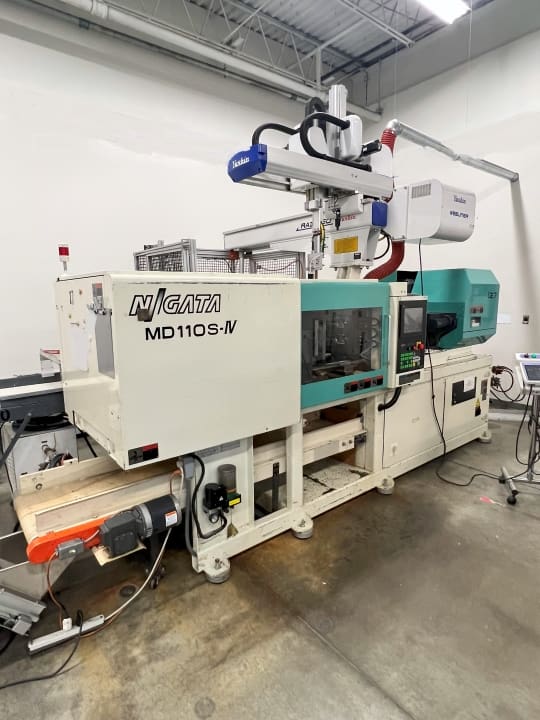 Used Niigata MD110S-IV - Injection Molding Machine - 8073969