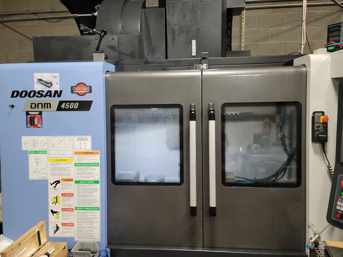 Used Doosan DNM 4500 - CNC Vertical Machining Center - 8074357