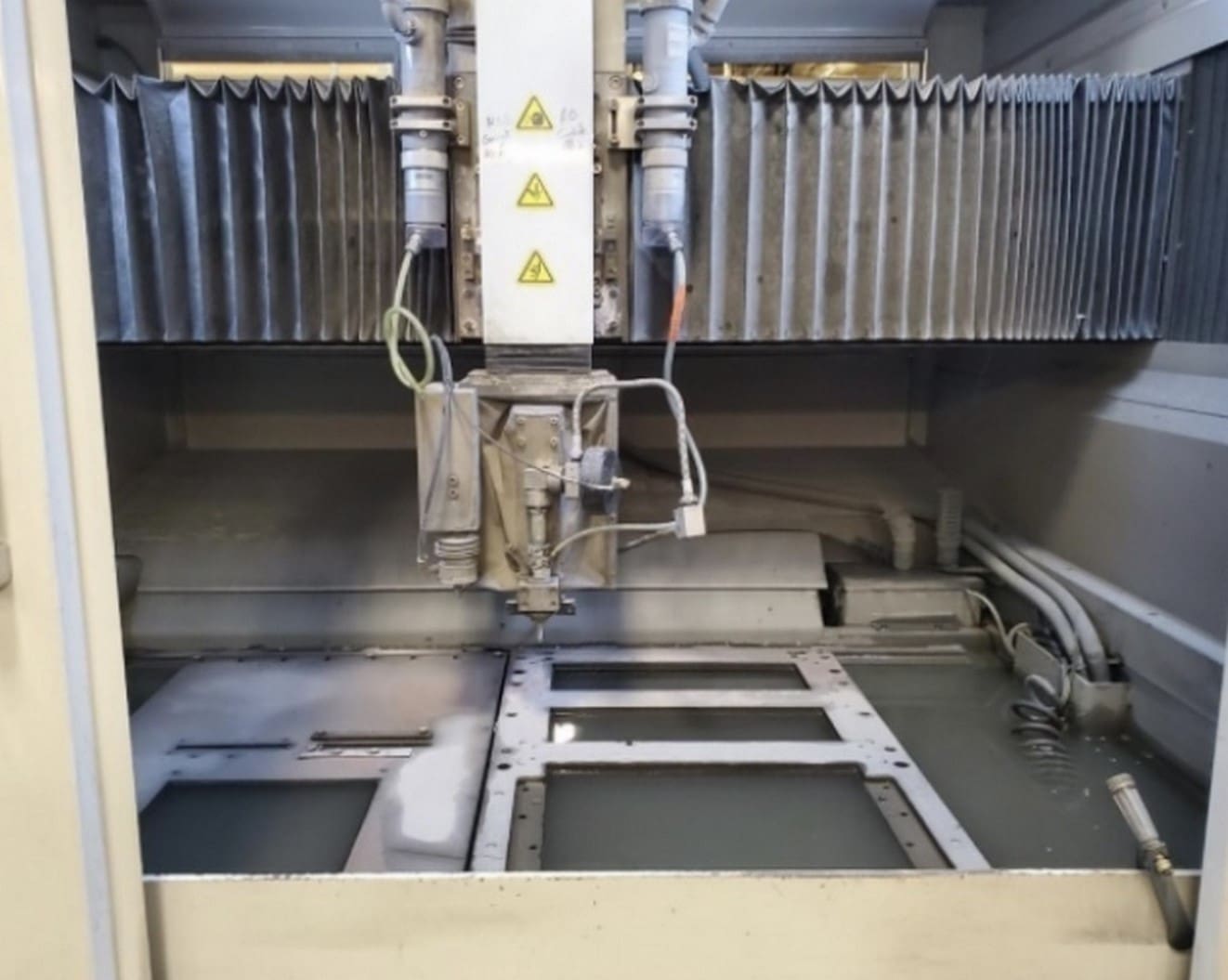 Used Flow NanoJet - CNC Waterjet - 8074505