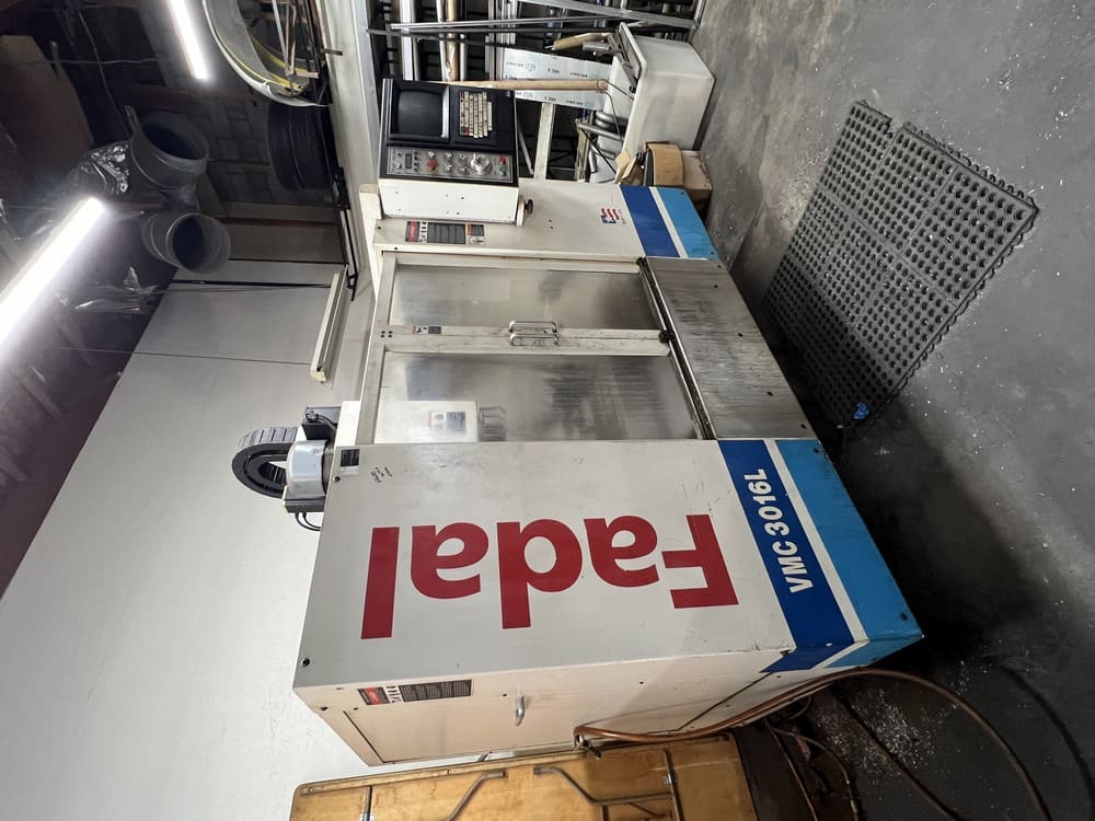 Used Fadal VMC 3016L - CNC Vertical Machining Center - 8074651
