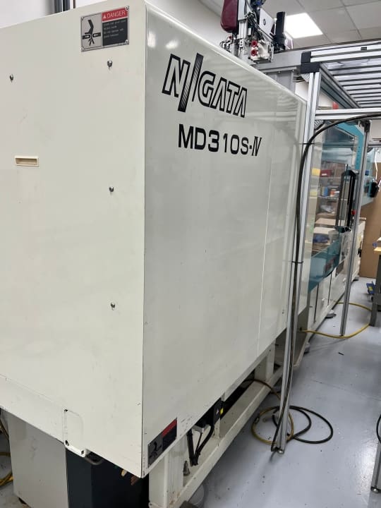 Used Niigata MD310S-IV - Injection Molding Machine - 8074561