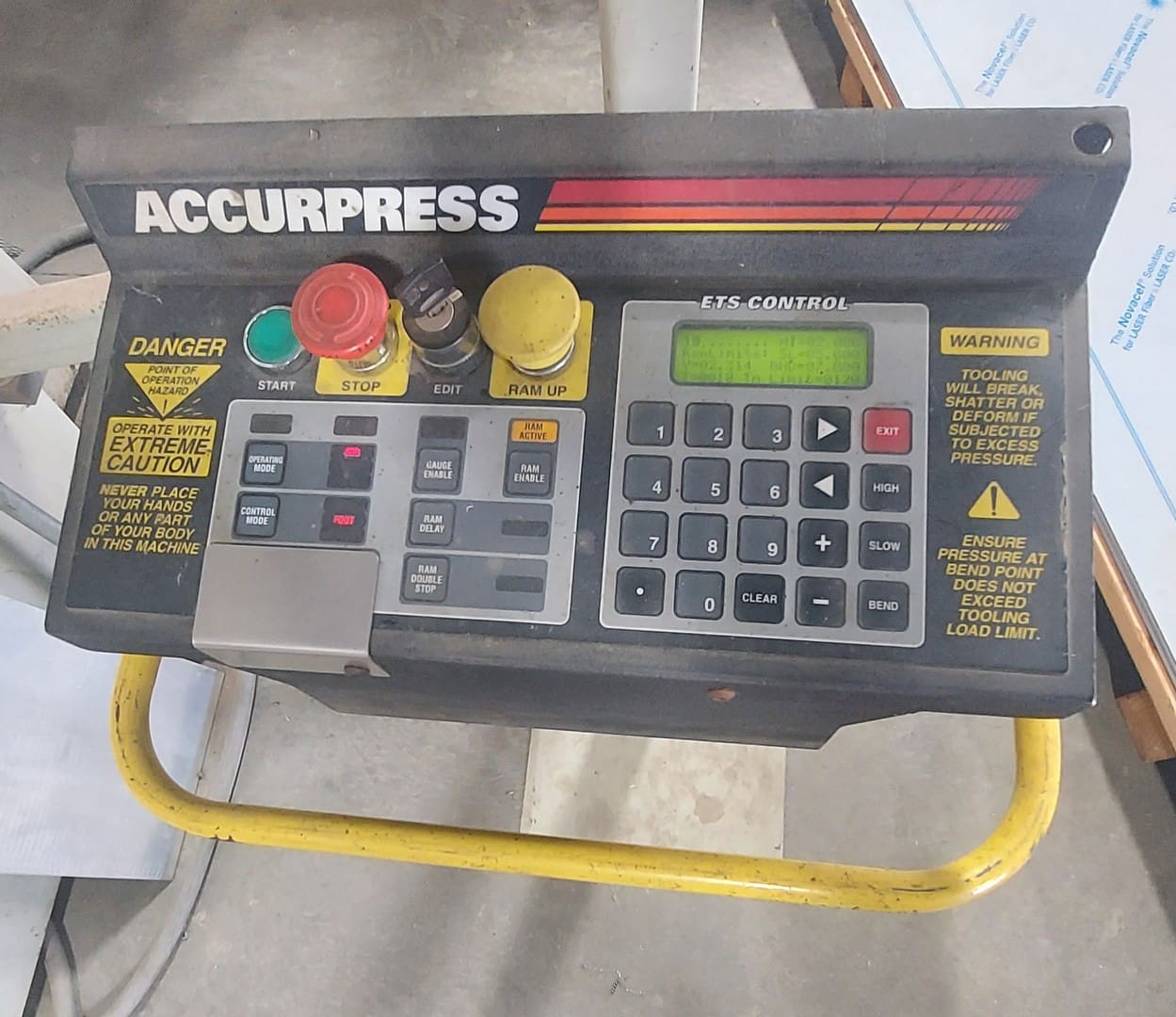 Used Accurpress 713012 - Press Brake - 8074725