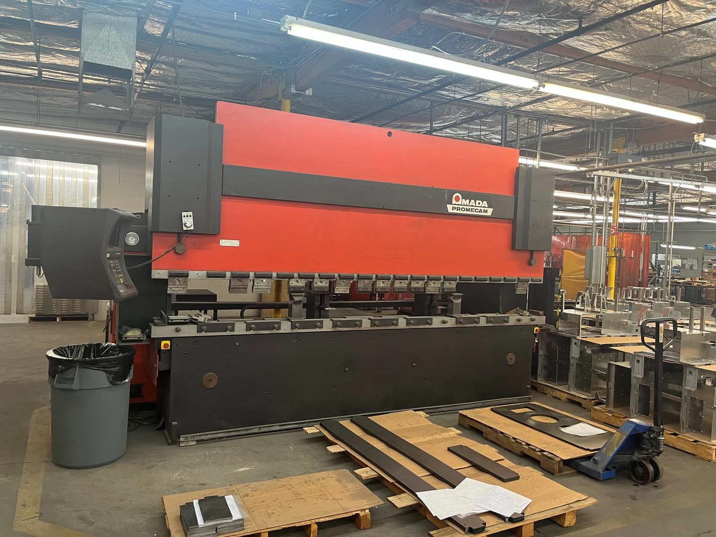 Used Amada HFB-125-40 - Press Brake - 8074809