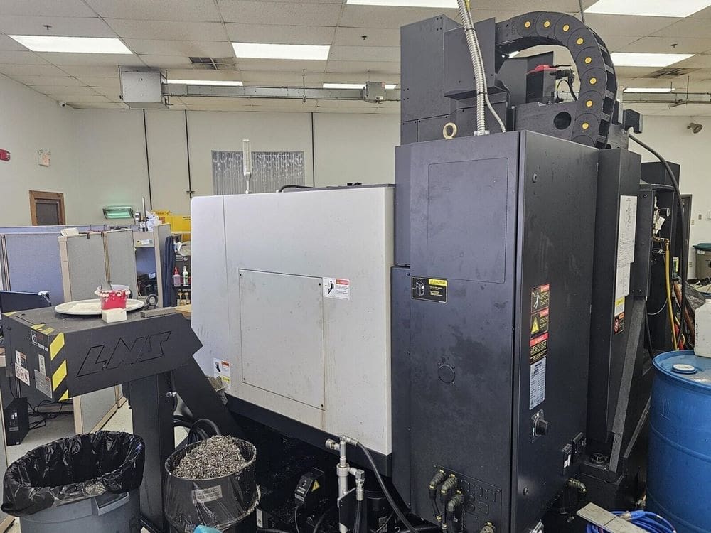 Used Doosan DNM 5700 - CNC Vertical Machining Center - 8075136