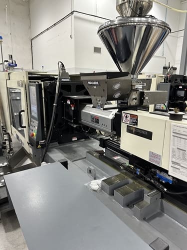 Used Nissei FNX110III-18A - Injection Molding Machine - 8072967