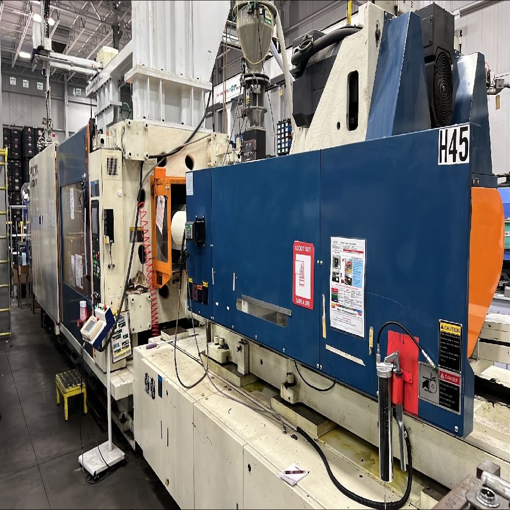 Used Ube UN720W/114E - Injection Molding Machine - 8075145