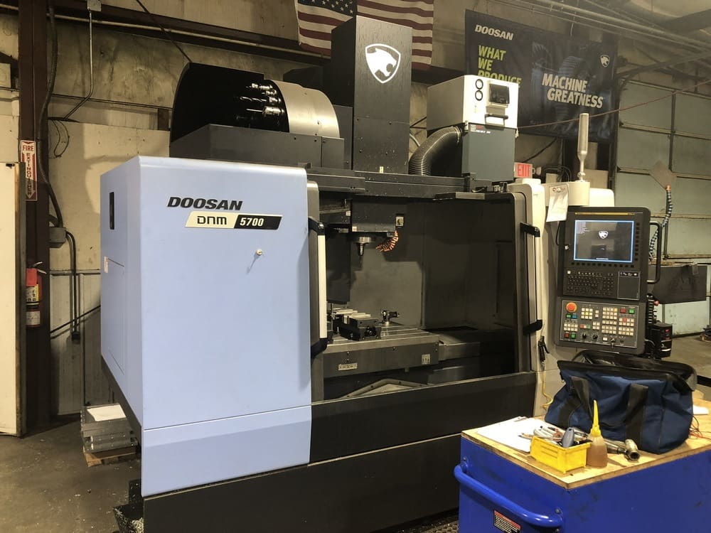 Used Doosan DNM 5700 - CNC Vertical Machining Center - 8075270