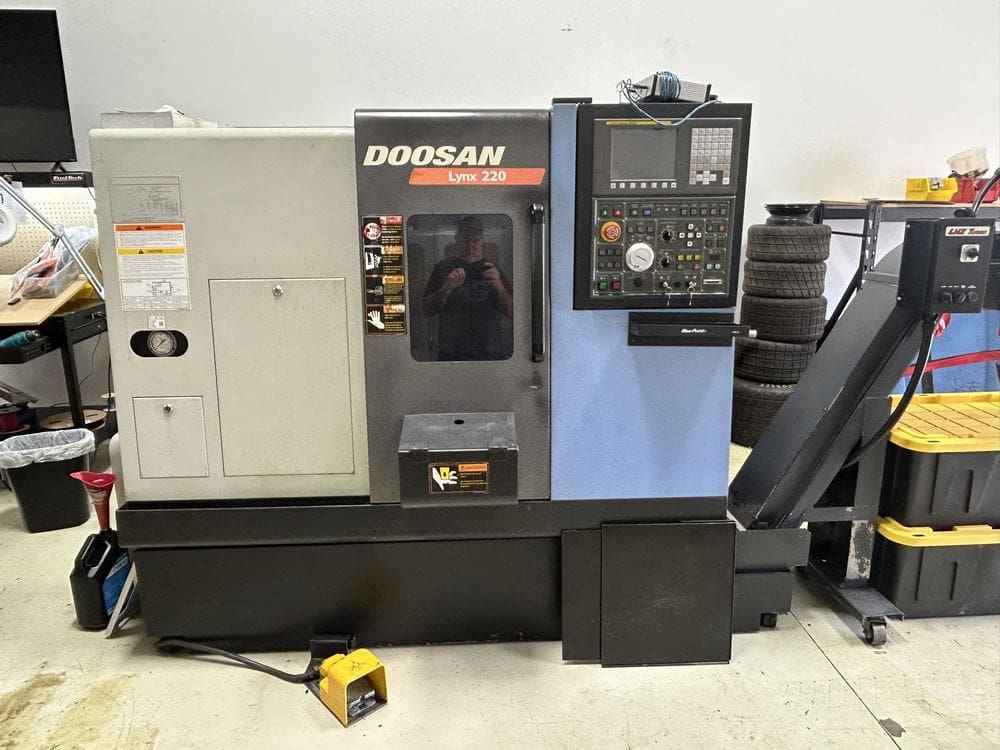 Used Doosan Lynx 220 - CNC Lathe - 8075321