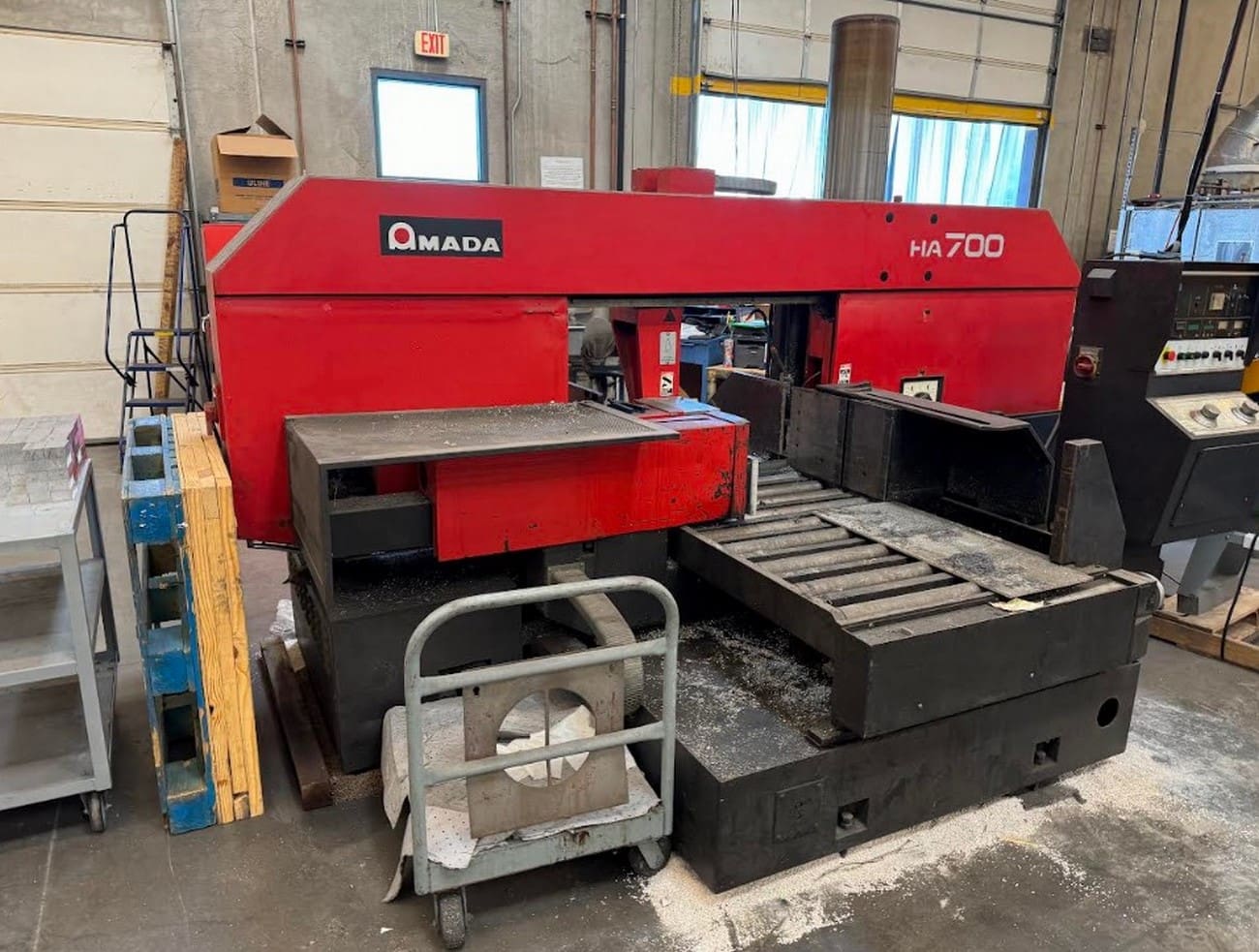 Used Amada HA-700 - Band Saw - 8075871