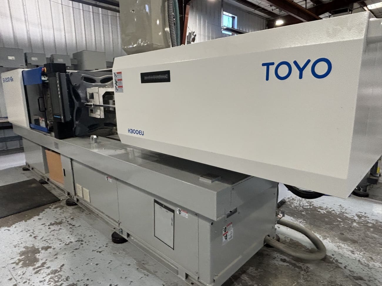 Used Toyo Si-200-6S-H300EU - Injection Molding Machine - 8075951