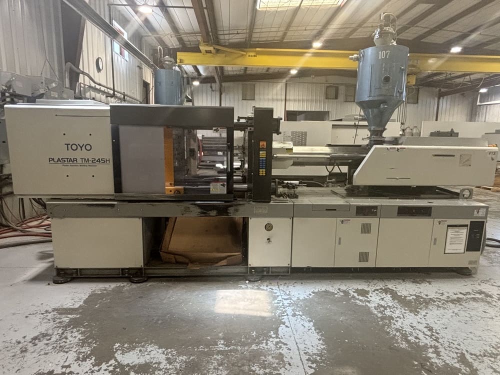 Used Toyo TM-245H - Injection Molding Machine - 8075968