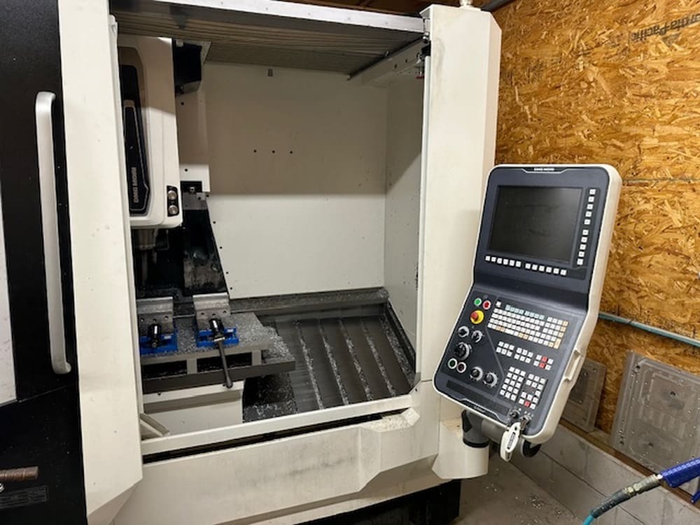 Used DMG Mori CMX1100V - CNC Vertical Machining Center - 8076274