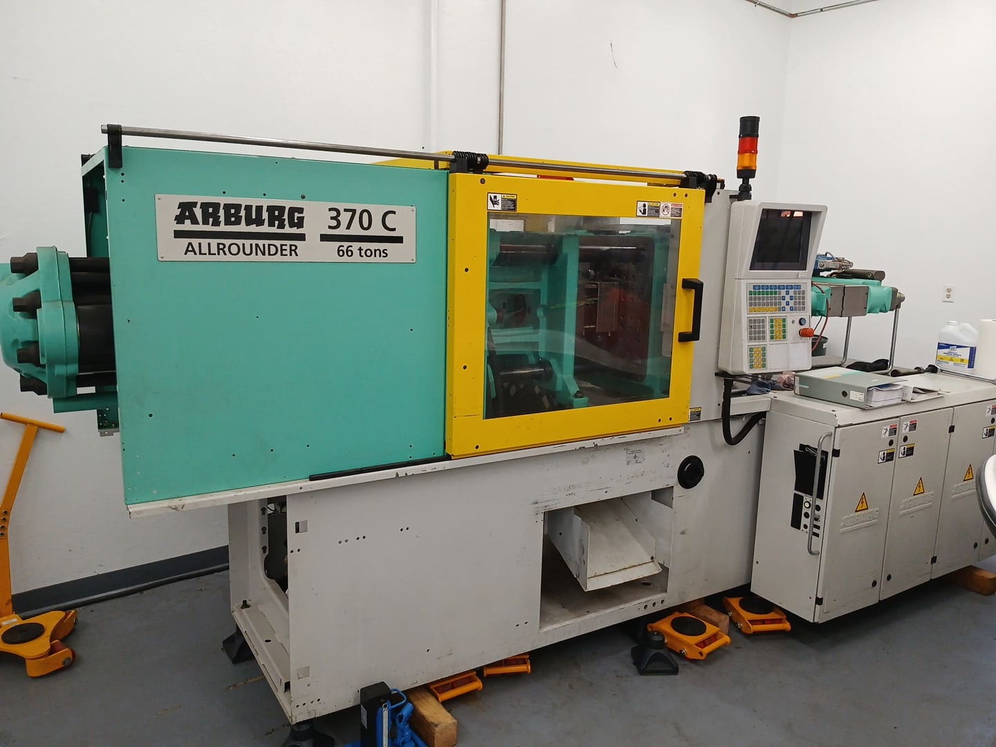 Used Arburg 370C-600-250 - Injection Molding Machine - 8076557