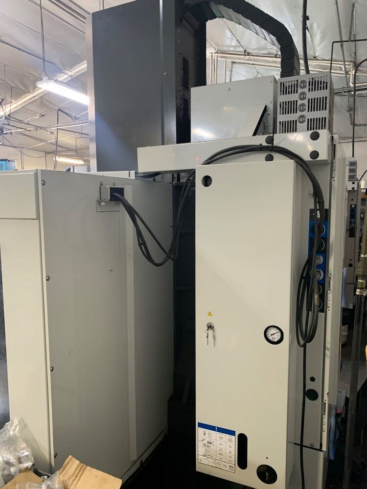 Used Haas VF-2SS - CNC Vertical Machining Center - 8076449