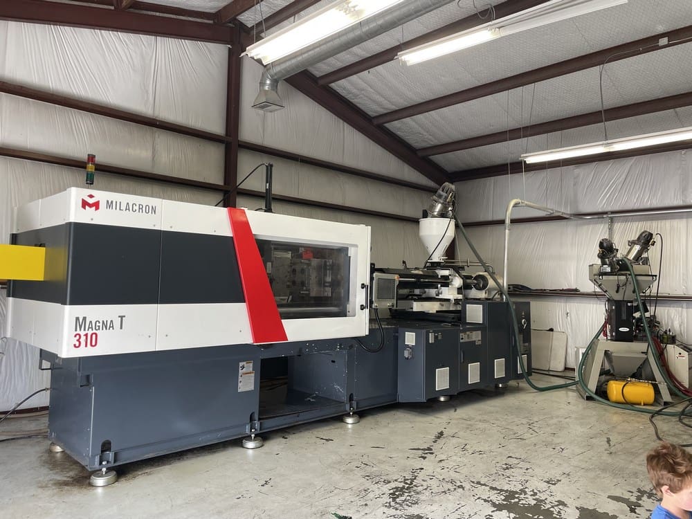 Used Cincinnati Milacron MTS-310 - Injection Molding Machine - 8076772